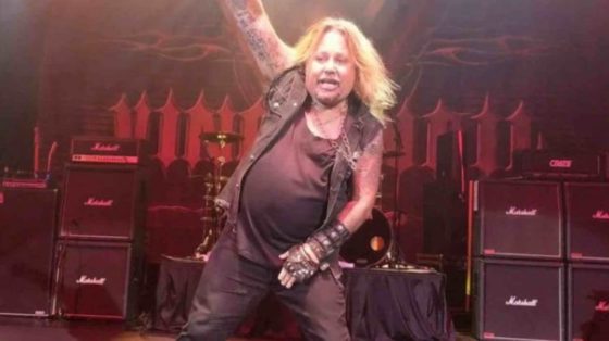 MÖTLEY CRÜE's VINCE NEIL Shows His New Look And Fans Are Happy