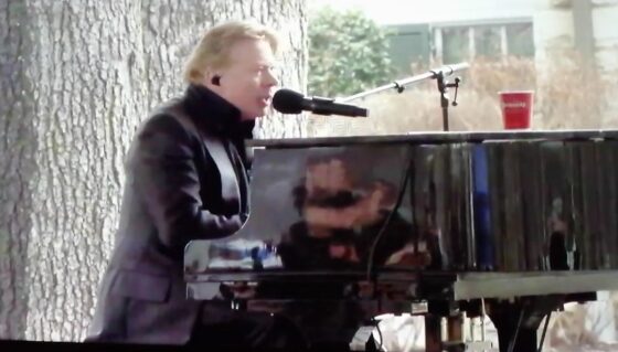 AXL ROSE Gave Speech And Performed 'November Rain' At LISA MARIE ...