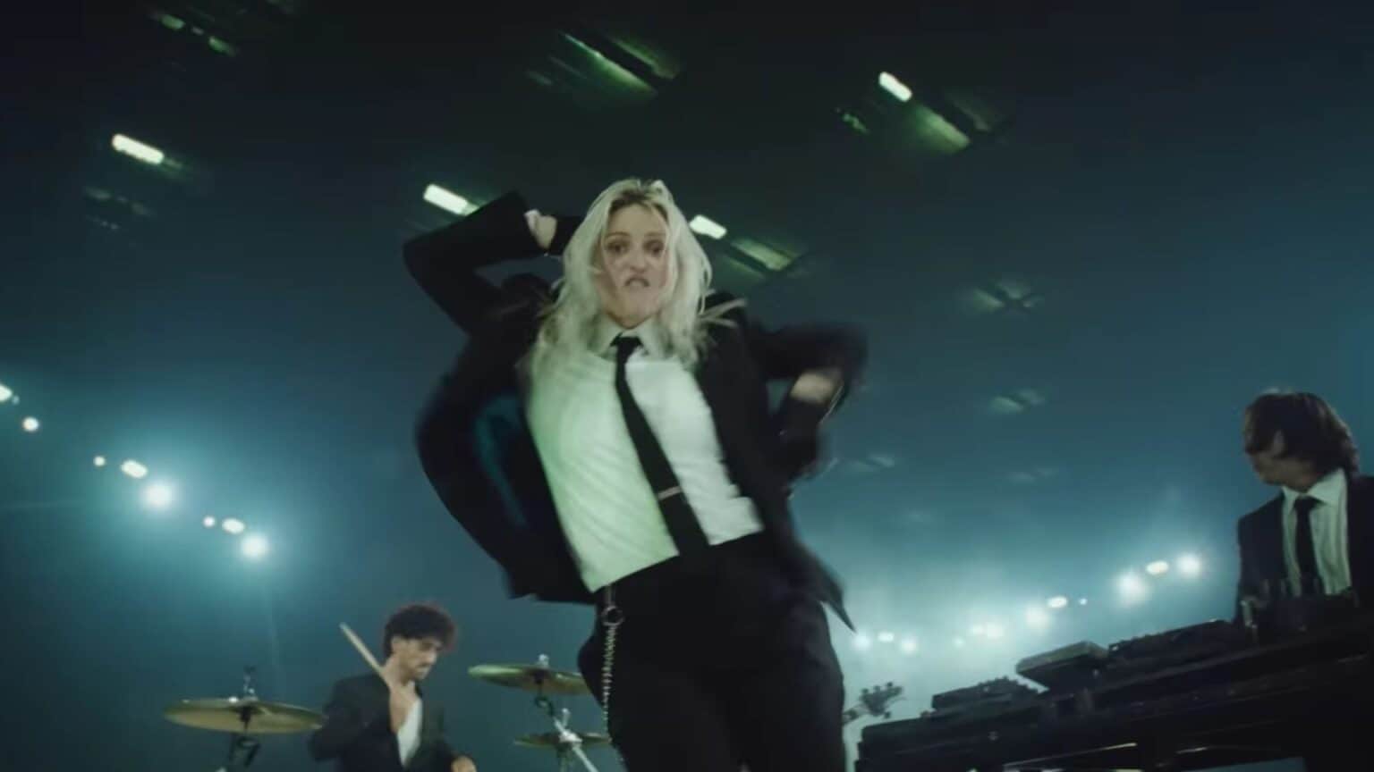 LINKIN PARK Embraces Nu-Metal Roots In New Song 'Two Faced'