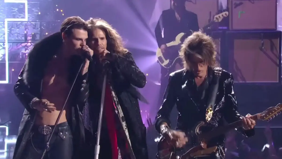 STEVEN TYLER, JOE PERRY, NUNO BETTENCOURT And YUNGBLUD Honor OZZY OSBOURNE At 2025 MTV VMAs (Video)